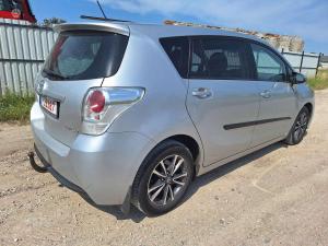 Grey Toyota Verso 2013 in Marijampole, with an engine capacity of 2.00 L and mileage of 257 thousand km for 5950 €, photo 6 on AUTOMOTO.COM.LV