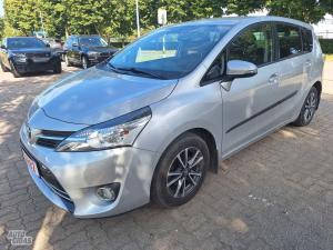 Pelēks Toyota Verso 2013 Marijampole, ar dzinēja tilpumu 2.00 L un nobraukumu 257 tūkst. km par 5750 €, foto  vietnē AUTOMOTO.COM.LV