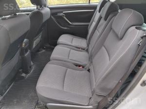 Grey Toyota Verso 2013 in Jurmala, with an engine capacity of 2.00 L and mileage of 732 thousand km for 1600 €, photo 7 on AUTOMOTO.COM.LV