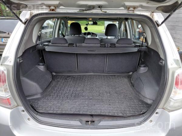 Pelēks Toyota Verso 2013 Jūrmala, ar dzinēja tilpumu 2.00 L un nobraukumu 732 tūkst. km par 1600 €, foto 8 vietnē AUTOMOTO.COM.LV