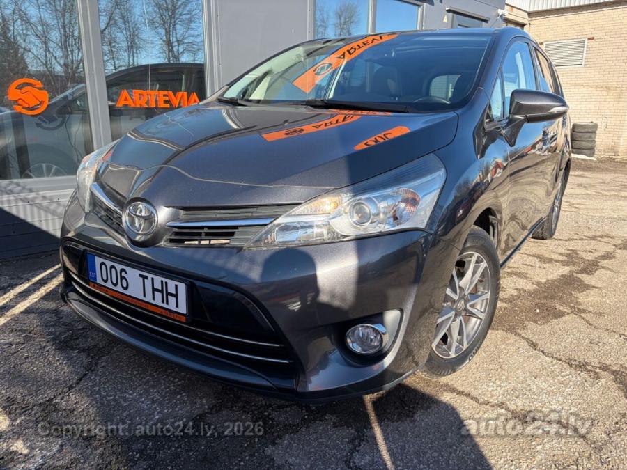 Grey Toyota Verso 2014 in Tallinn, with an engine capacity of 1.60 L and mileage of 184 thousand km for 7990 €, photo 4 on AUTOMOTO.COM.LV