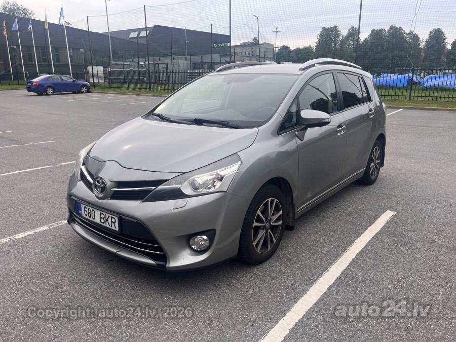 Grey Toyota Verso 2014 in Tallinn, with an engine capacity of 2.00 L and mileage of 211 thousand km for 8150 €, photo 1 on AUTOMOTO.COM.LV
