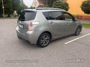 Grey Toyota Verso 2014 in Tallinn, with an engine capacity of 2.00 L and mileage of 211 thousand km for 8150 €, photo 6 on AUTOMOTO.COM.LV