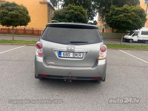Grey Toyota Verso 2014 in Tallinn, with an engine capacity of 2.00 L and mileage of 211 thousand km for 8150 €, photo 7 on AUTOMOTO.COM.LV