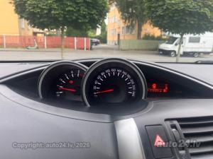 Grey Toyota Verso 2014 in Tallinn, with an engine capacity of 2.00 L and mileage of 211 thousand km for 8150 €, photo 11 on AUTOMOTO.COM.LV