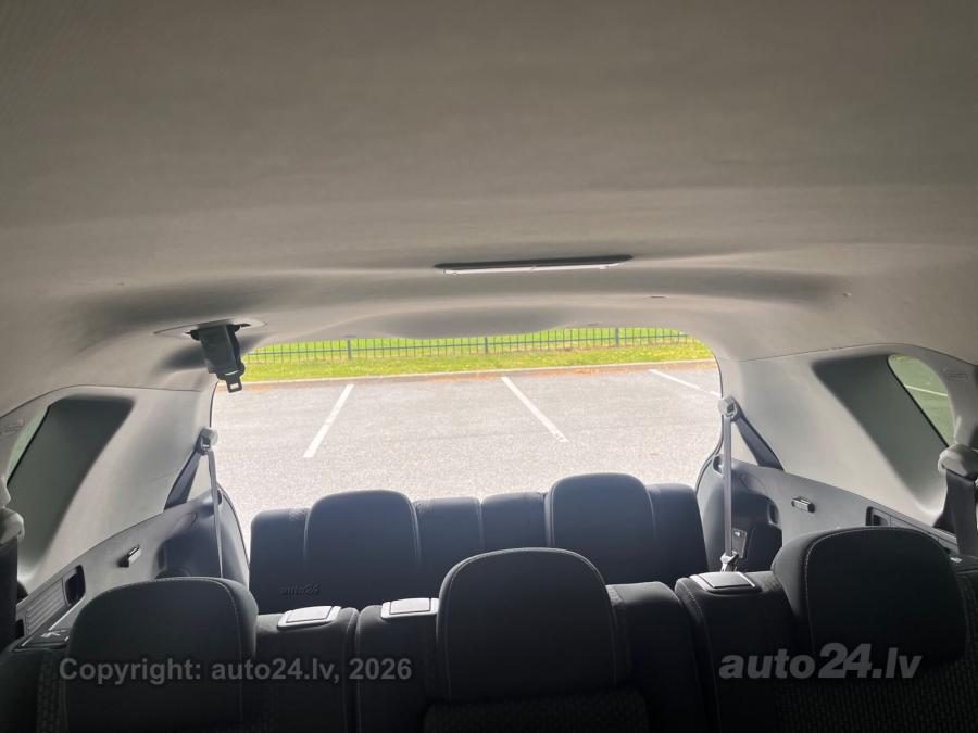 Grey Toyota Verso 2014 in Tallinn, with an engine capacity of 2.00 L and mileage of 211 thousand km for 8150 €, photo 16 on AUTOMOTO.COM.LV