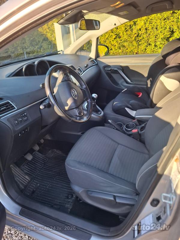 Pelēks Toyota Verso 2016 Viljandi, ar dzinēja tilpumu 1.60 L un nobraukumu 197 tūkst. km par 7700 €, foto 7 vietnē AUTOMOTO.COM.LV