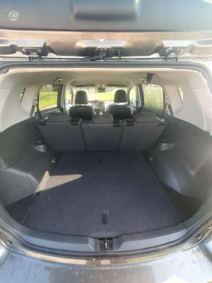 Grey Toyota Verso 2016 in Marijampole, with an engine capacity of 1.80 L and mileage of 122 thousand km for 9500 €, photo 10 on AUTOMOTO.COM.LV