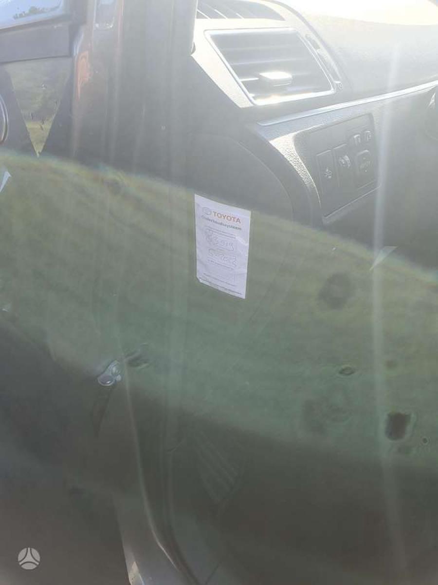 Grey Toyota Verso 2016 in Marijampole, with an engine capacity of 1.80 L and mileage of 122 thousand km for 9500 €, photo 11 on AUTOMOTO.COM.LV
