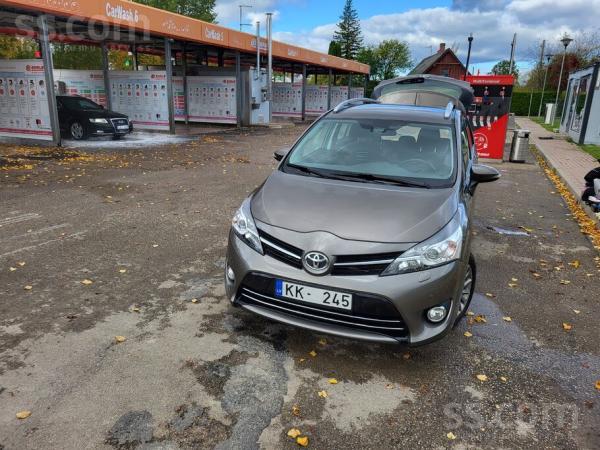 Серый Тойота Версо 2016 в Огре, объемом двигателя 1.60 л и пробегом 185 тыс. км за 6900 €, фото 1 на AUTOMOTO.COM.LV