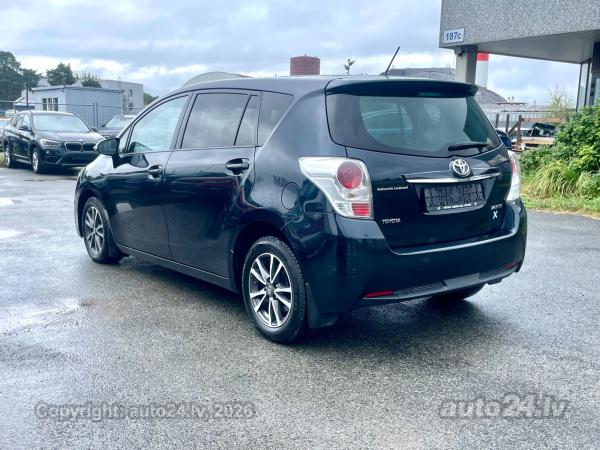 Grey Toyota Verso 2017 in Tallinn, with an engine capacity of 1.60 L and mileage of 163 thousand km for 8999 €, photo 3 on AUTOMOTO.COM.LV