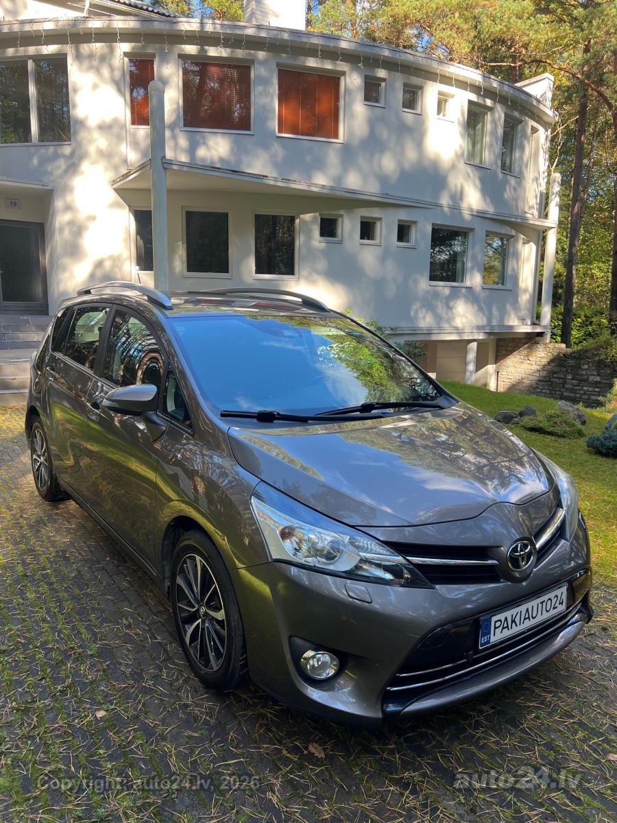 Pelēks Toyota Verso 2017 Pērnava, ar dzinēja tilpumu 1.80 L un nobraukumu 153 tūkst. km par 11850 €, foto 1 vietnē AUTOMOTO.COM.LV