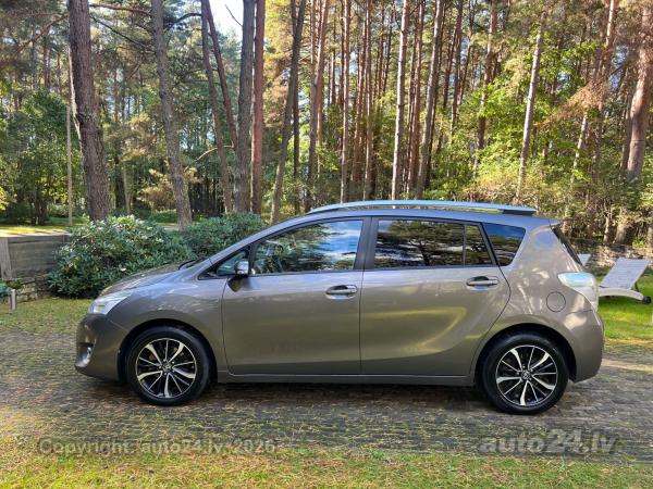 Тойота Версо 2017 в Пярну на AUTOMOTO.COM.LV Серый Тойота Версо 2017 в Пярну, объемом двигателя 1.80 л и пробегом 153 тыс. км за 11850 €, фото 4 на AUTOMOTO.COM.LV