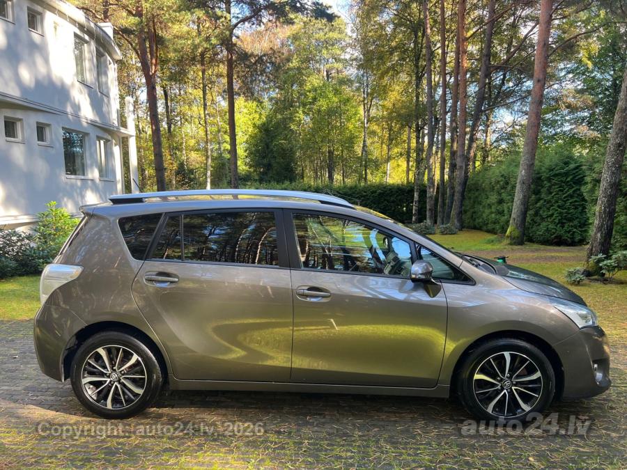 Pelēks Toyota Verso 2017 Pērnava, ar dzinēja tilpumu 1.80 L un nobraukumu 153 tūkst. km par 11850 €, foto 5 vietnē AUTOMOTO.COM.LV