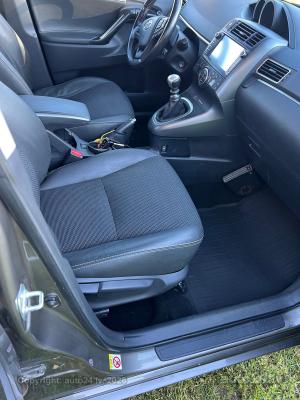 Pelēks Toyota Verso 2017 Pērnava, ar dzinēja tilpumu 1.80 L un nobraukumu 153 tūkst. km par 11850 €, foto 11 vietnē AUTOMOTO.COM.LV