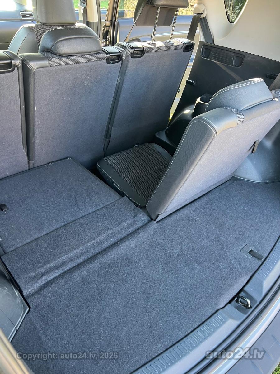 Pelēks Toyota Verso 2017 Pērnava, ar dzinēja tilpumu 1.80 L un nobraukumu 153 tūkst. km par 11850 €, foto 13 vietnē AUTOMOTO.COM.LV