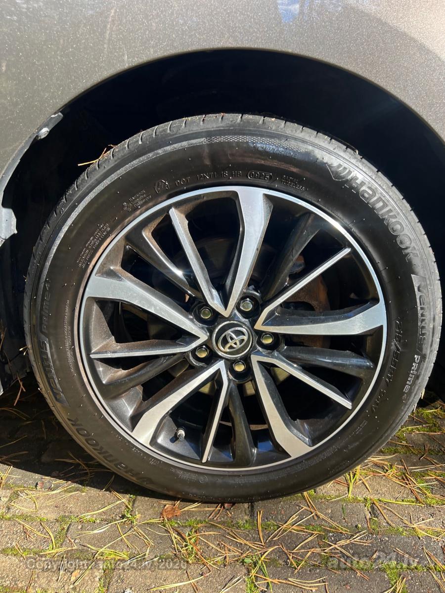 Pelēks Toyota Verso 2017 Pērnava, ar dzinēja tilpumu 1.80 L un nobraukumu 153 tūkst. km par 11850 €, foto 24 vietnē AUTOMOTO.COM.LV