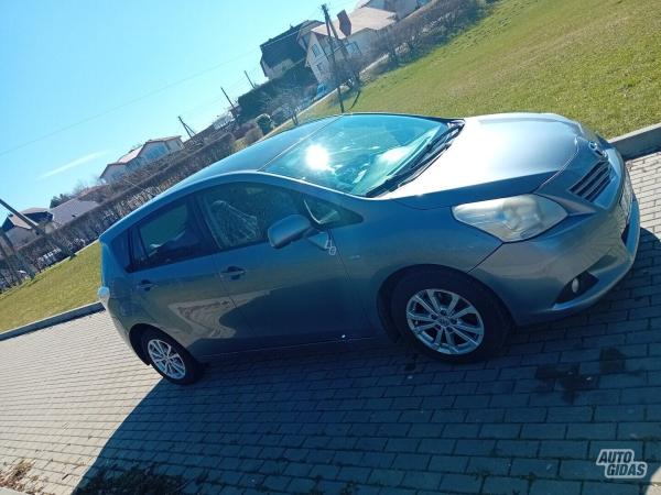 Toyota Verso 2012 in Telschi, with an engine capacity of 2.00 L and mileage of 210 thousand km for 3200 €, photo 3 on AUTOMOTO.COM.LV