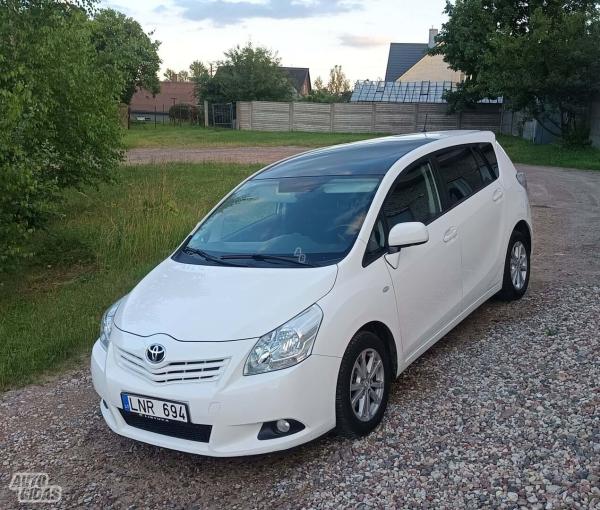Toyota Verso 2012 Viļņa, ar dzinēja tilpumu 2.00 L un nobraukumu 197 tūkst. km par 4000 €, foto 3 vietnē AUTOMOTO.COM.LV