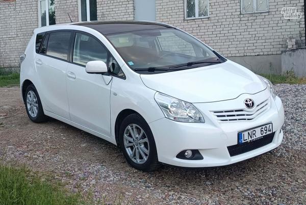 Toyota Verso 2012 Viļņa, ar dzinēja tilpumu 2.00 L un nobraukumu 197 tūkst. km par 4000 €, foto 4 vietnē AUTOMOTO.COM.LV