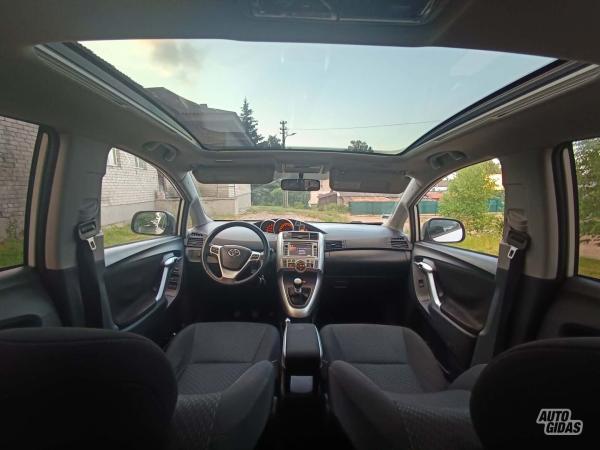 Toyota Verso 2012 Viļņa, ar dzinēja tilpumu 2.00 L un nobraukumu 197 tūkst. km par 4000 €, foto 8 vietnē AUTOMOTO.COM.LV