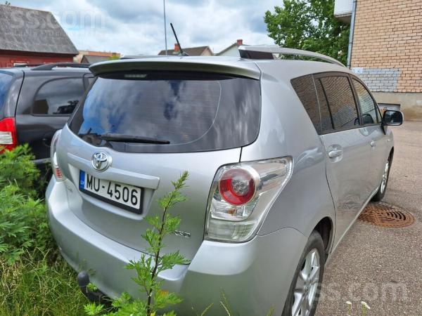 Toyota Verso 2009 in Daugavpils, with an engine capacity of 2.00 L and mileage of 250 thousand km for 4500 €, photo 2 on AUTOMOTO.COM.LV