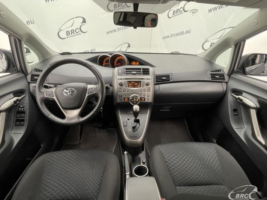 Toyota Verso 2009 in Vilnius, with an engine capacity of 1.80 L and mileage of 195 thousand km for 6500 €, photo 3 on AUTOMOTO.COM.LV