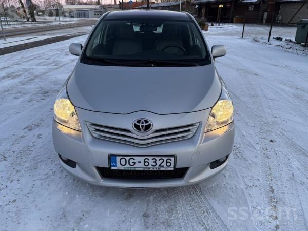Toyota Verso 2009 Cēsis, ar dzinēja tilpumu 2.00 L un nobraukumu 440 tūkst. km par 3300 €, foto 1 vietnē AUTOMOTO.COM.LV