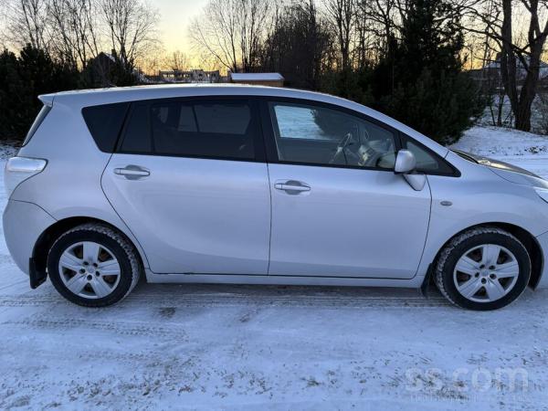 Toyota Verso 2009 Cēsis, ar dzinēja tilpumu 2.00 L un nobraukumu 440 tūkst. km par 3300 €, foto 5 vietnē AUTOMOTO.COM.LV