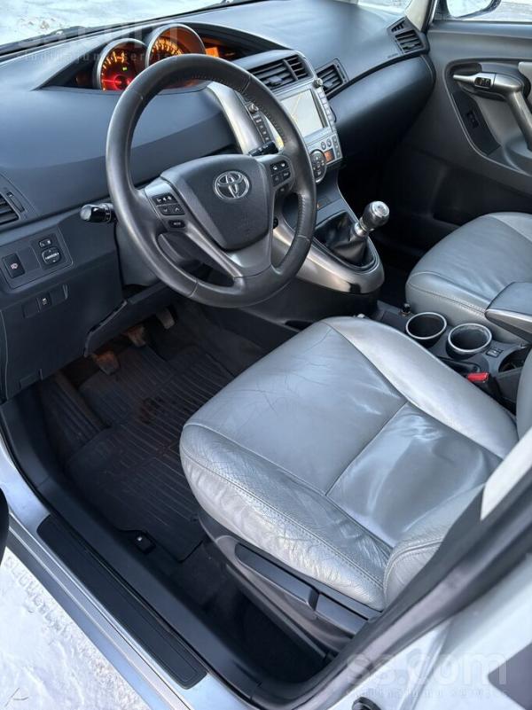 Toyota Verso 2009 Cēsis, ar dzinēja tilpumu 2.00 L un nobraukumu 440 tūkst. km par 3300 €, foto 7 vietnē AUTOMOTO.COM.LV