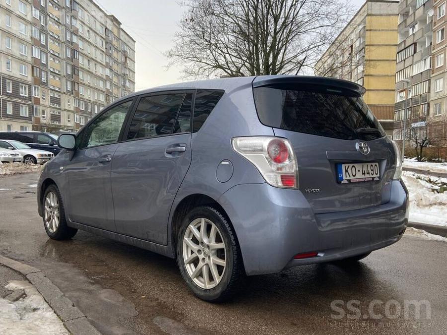 Toyota Verso 2009 Rīga, ar dzinēja tilpumu 2.20 L un nobraukumu 236 tūkst. km par 2900 €, foto 3 vietnē AUTOMOTO.COM.LV