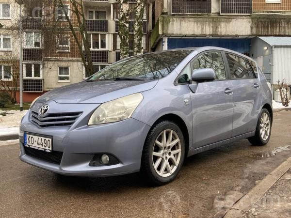 Toyota Verso 2009 in Riga, with an engine capacity of 2.20 L and mileage of 236 thousand km for 2900 €, photo 4 on AUTOMOTO.COM.LV