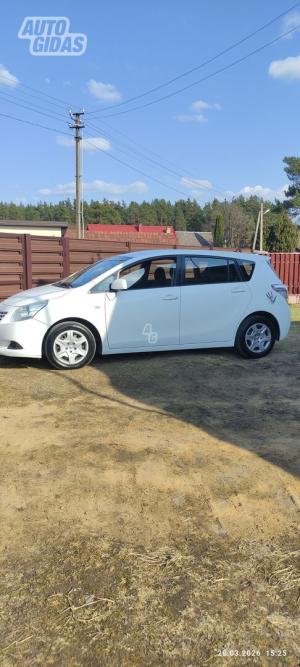 Toyota Verso 2009 Viļņa, ar dzinēja tilpumu 2.00 L un nobraukumu 372 tūkst. km par 3100 €, foto  vietnē AUTOMOTO.COM.LV