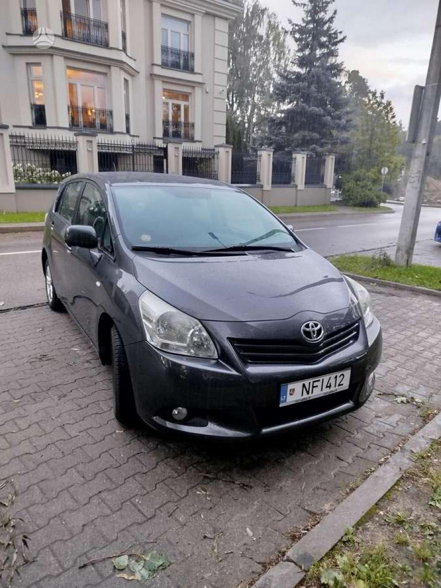 Toyota Verso 2009 in Vilnius, with an engine capacity of 2.00 L and mileage of 137 thousand km for 3500 €, photo 1 on AUTOMOTO.COM.LV