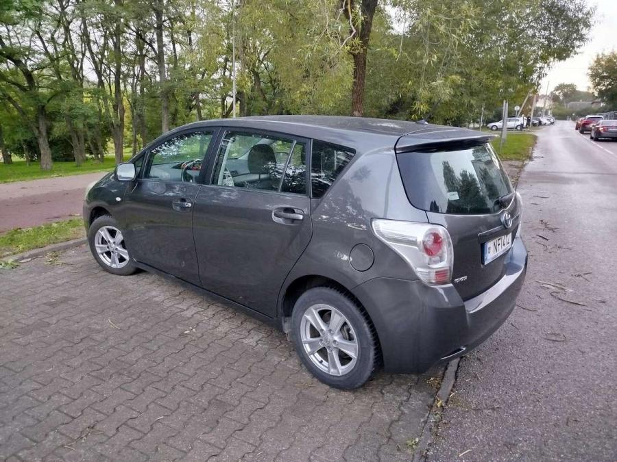 Toyota Verso 2009 in Vilnius, with an engine capacity of 2.00 L and mileage of 137 thousand km for 3500 €, photo 5 on AUTOMOTO.COM.LV