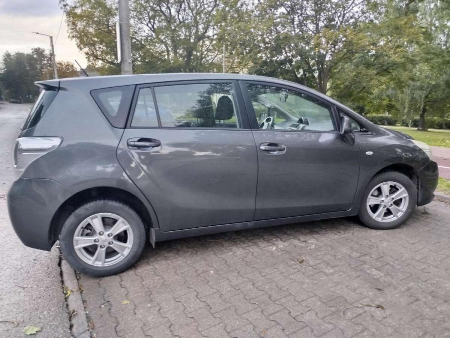 Toyota Verso 2009 in Vilnius, with an engine capacity of 2.00 L and mileage of 137 thousand km for 3500 €, photo 6 on AUTOMOTO.COM.LV