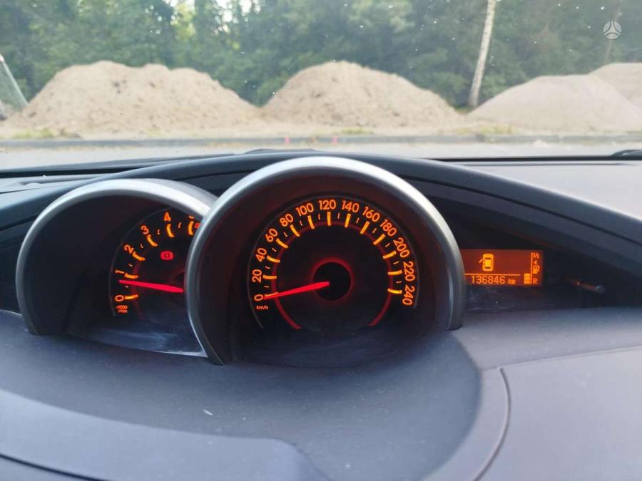 Toyota Verso 2009 in Vilnius, with an engine capacity of 2.00 L and mileage of 137 thousand km for 3500 €, photo 11 on AUTOMOTO.COM.LV