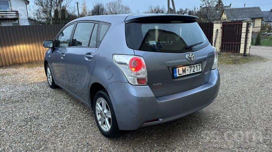 Toyota Verso 2010 in Rezekne, with an engine capacity of 2.00 L and mileage of 308 thousand km for 3450 €, photo 3 on AUTOMOTO.COM.LV