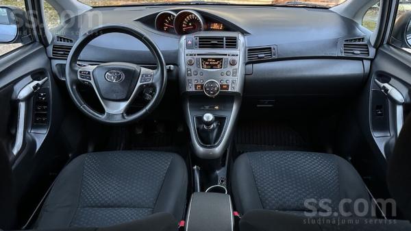Toyota Verso 2010 in Rezekne, with an engine capacity of 2.00 L and mileage of 308 thousand km for 3450 €, photo 9 on AUTOMOTO.COM.LV