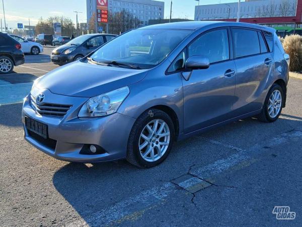 Toyota Verso 2010 in Kaunas, with an engine capacity of 1.80 L and mileage of 207 thousand km for 5600 €, photo 3 on AUTOMOTO.COM.LV