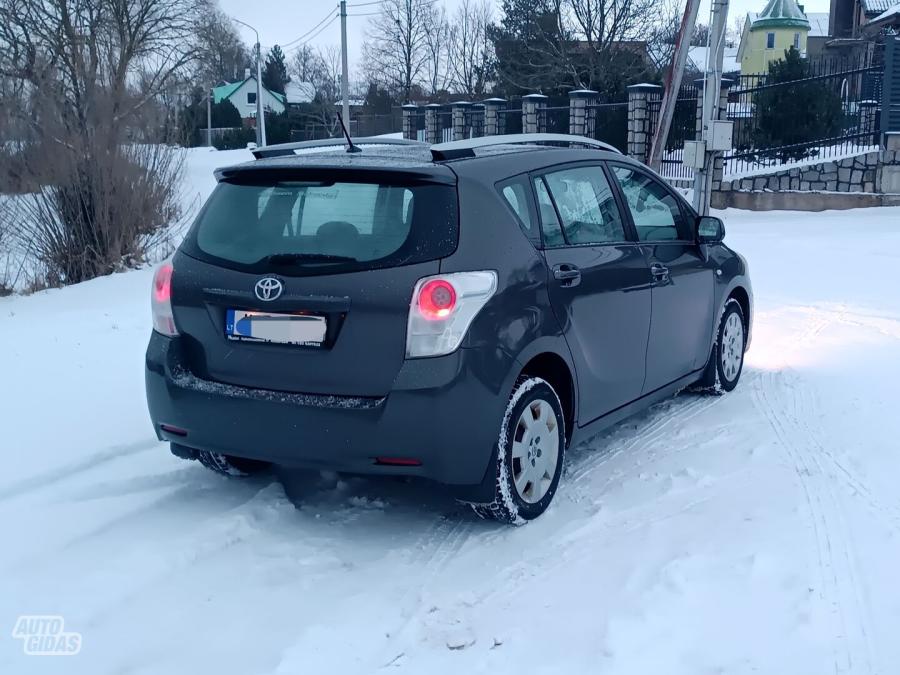 Toyota Verso 2010 Šauļi, ar dzinēja tilpumu 2.00 L un nobraukumu 300 tūkst. km par 3400 €, foto 3 vietnē AUTOMOTO.COM.LV