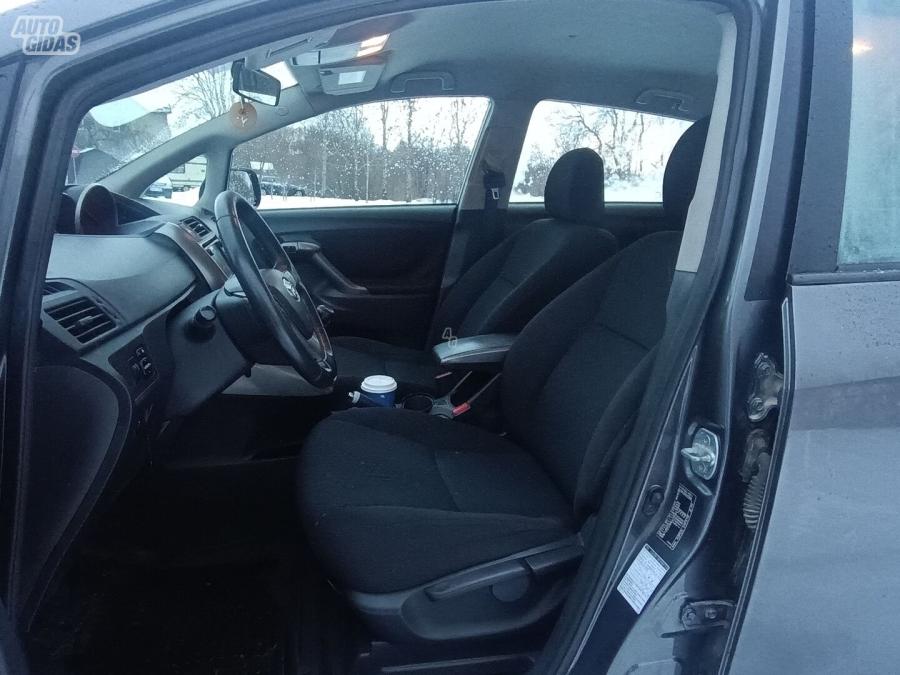 Toyota Verso 2010 Šauļi, ar dzinēja tilpumu 2.00 L un nobraukumu 300 tūkst. km par 3400 €, foto 10 vietnē AUTOMOTO.COM.LV