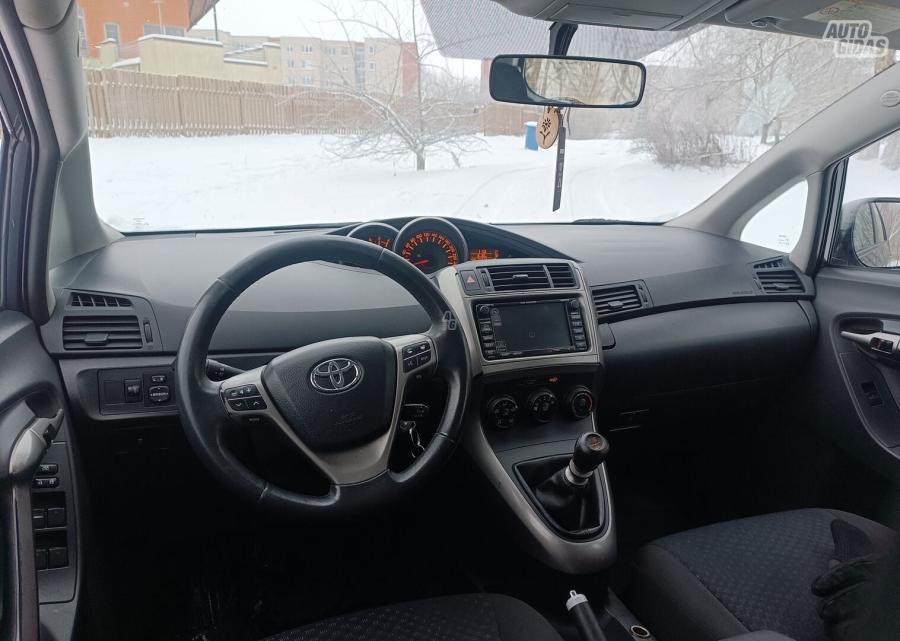 Toyota Verso 2010 Šauļi, ar dzinēja tilpumu 2.00 L un nobraukumu 1 tūkst. km par 3400 €, foto 9 vietnē AUTOMOTO.COM.LV