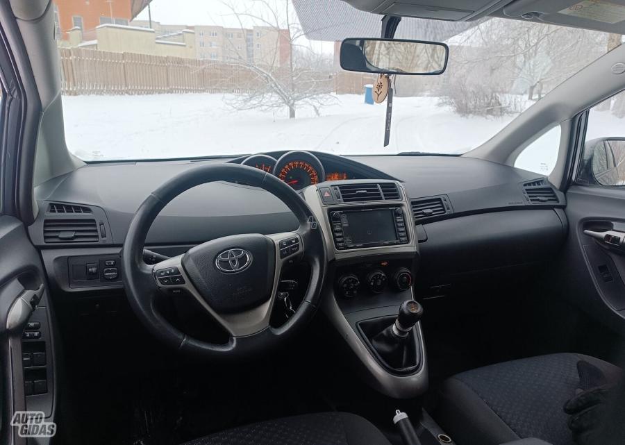 Toyota Verso 2010 Šauļi, ar dzinēja tilpumu 2.00 L un nobraukumu 1 tūkst. km par 3400 €, foto 8 vietnē AUTOMOTO.COM.LV