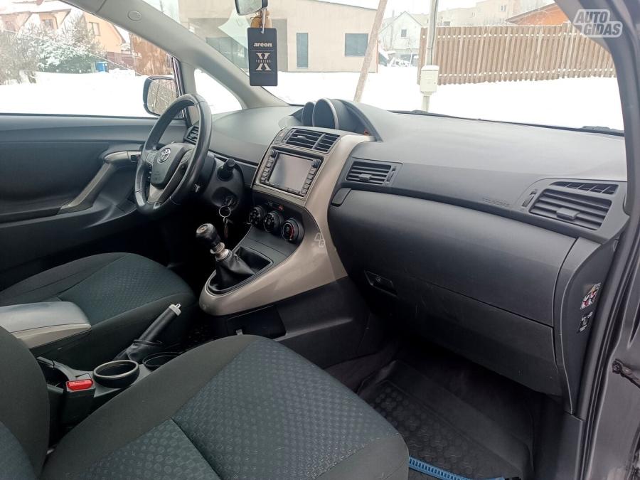 Toyota Verso 2010 Šauļi, ar dzinēja tilpumu 2.00 L un nobraukumu 1 tūkst. km par 3400 €, foto 10 vietnē AUTOMOTO.COM.LV