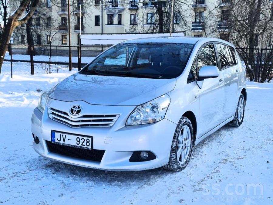 Toyota Verso 2010 in Riga, with an engine capacity of 2.00 L and mileage of 274 thousand km for 3800 €, photo 1 on AUTOMOTO.COM.LV