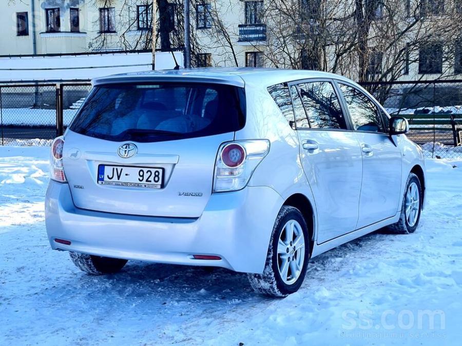 Toyota Verso 2010 in Riga, with an engine capacity of 2.00 L and mileage of 274 thousand km for 3800 €, photo 2 on AUTOMOTO.COM.LV