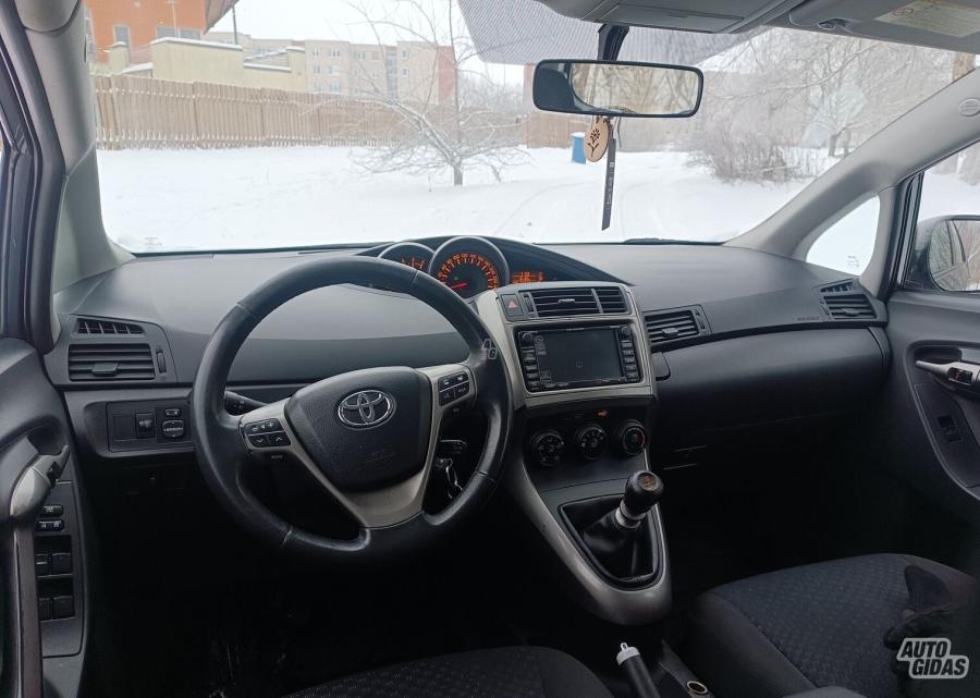 Toyota Verso 2010 Šauļi, ar dzinēja tilpumu 2.00 L un nobraukumu 3 tūkst. km par 3000 €, foto 13 vietnē AUTOMOTO.COM.LV