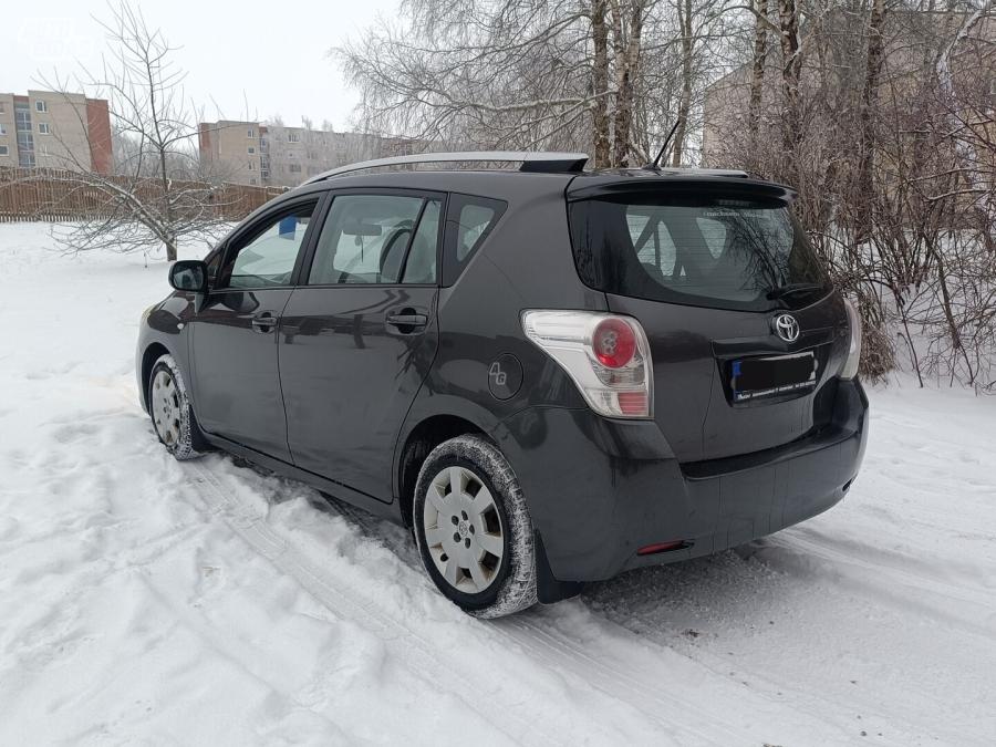 Toyota Verso 2010 Šauļi, ar dzinēja tilpumu 2.00 L un nobraukumu 3 tūkst. km par 3000 €, foto 3 vietnē AUTOMOTO.COM.LV