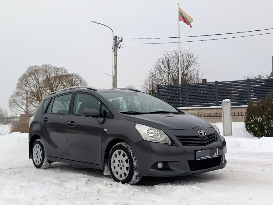 Toyota Verso 2010 Šauļi, ar dzinēja tilpumu 2.00 L un nobraukumu 300 tūkst. km par 3950 €, foto 1 vietnē AUTOMOTO.COM.LV
